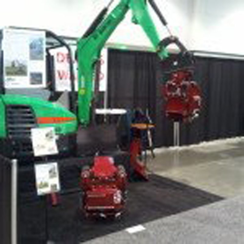 Mini/Midi/Maxi Postmaster Post Driver | Seago International, Inc.