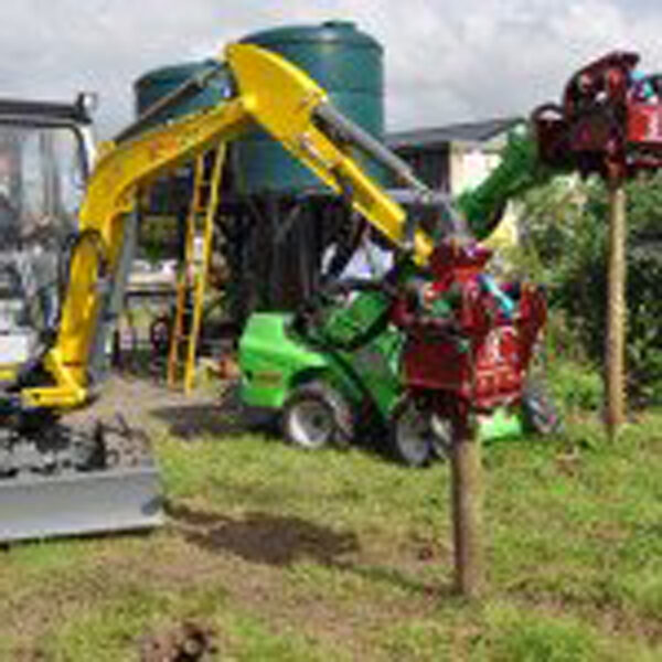 Mini/Midi/Maxi Postmaster Post Driver | Seago International, Inc.